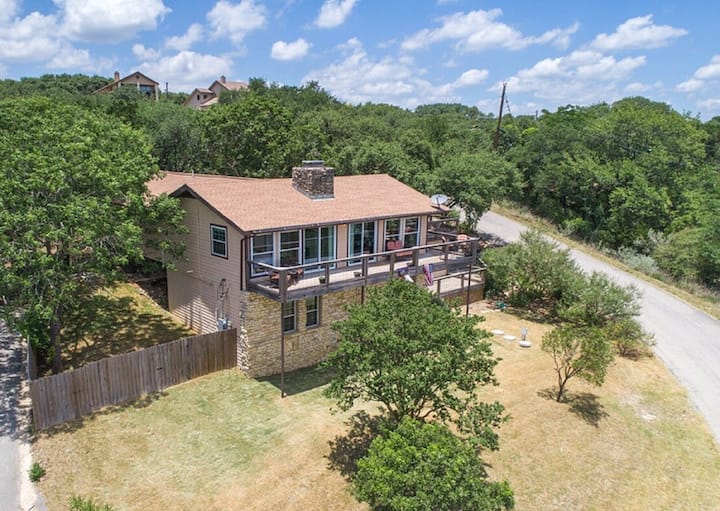 Panoramic Views In Spacious, Comfortable Style! - Canyon Lake, TX