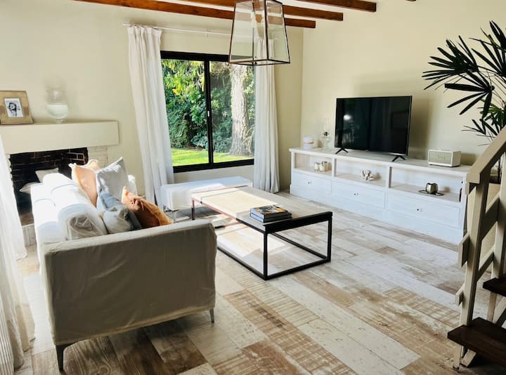 Casa Feliz Rodeada De Verde - Campana