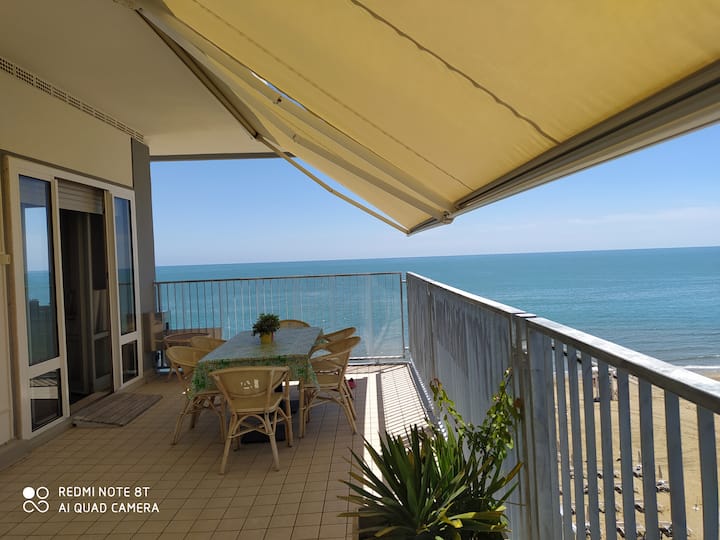 Appartamento Fronte Mare Con Grande Terrazza - Lido de Jesolo