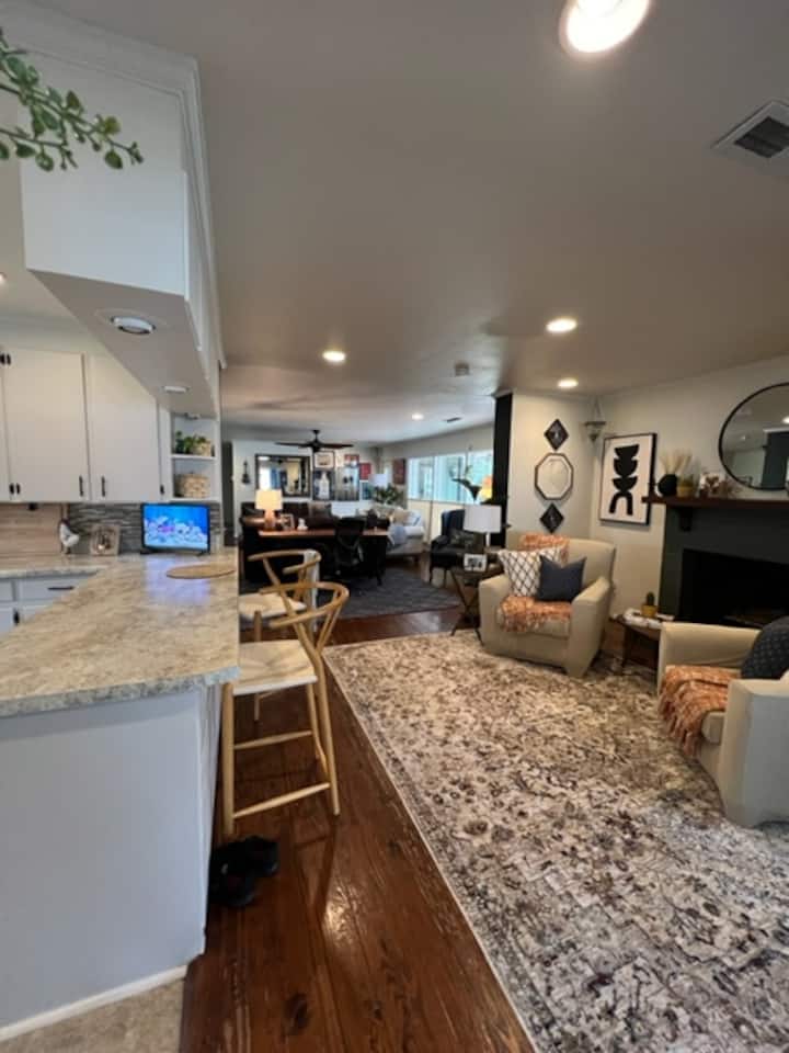 Golf Course Home On 14th Fairway - 多森