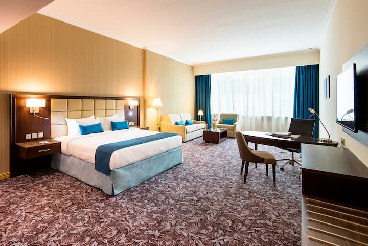 5* Hotel, Studio Apart, Corniche & Metro Close By - Doha Hamad Airport (DOH)