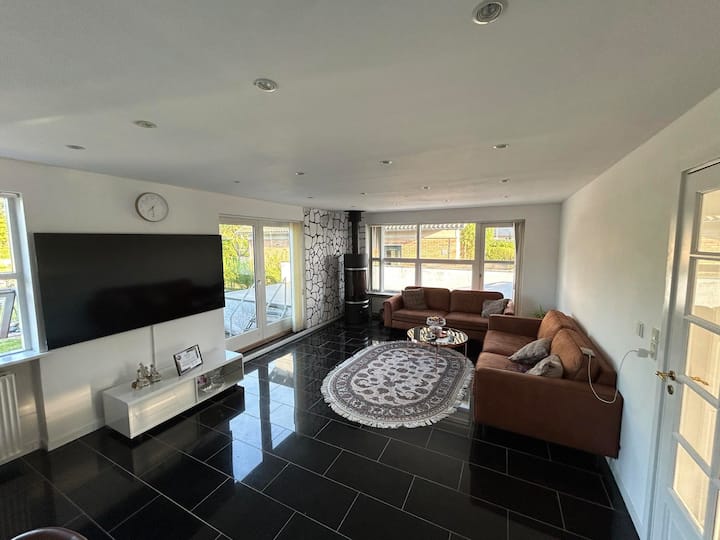 Villa Nær Kolding Storcenter, E45 - Kolding