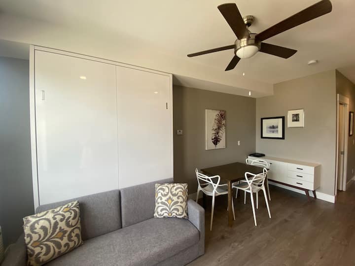 Modern Downtown Studio - Kelowna