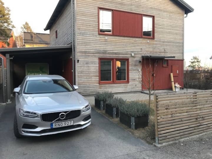 Modern Villa Med Uteplats - Saltsjöbaden