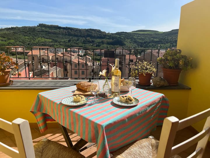 Tranquil Roof Terrace Apartment - Bosa