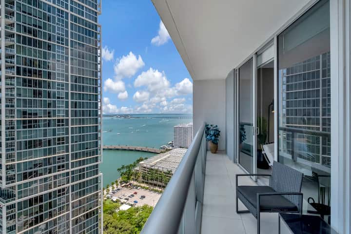 Icon 2b/1b Ocean Views Free Pool Spa - Miami