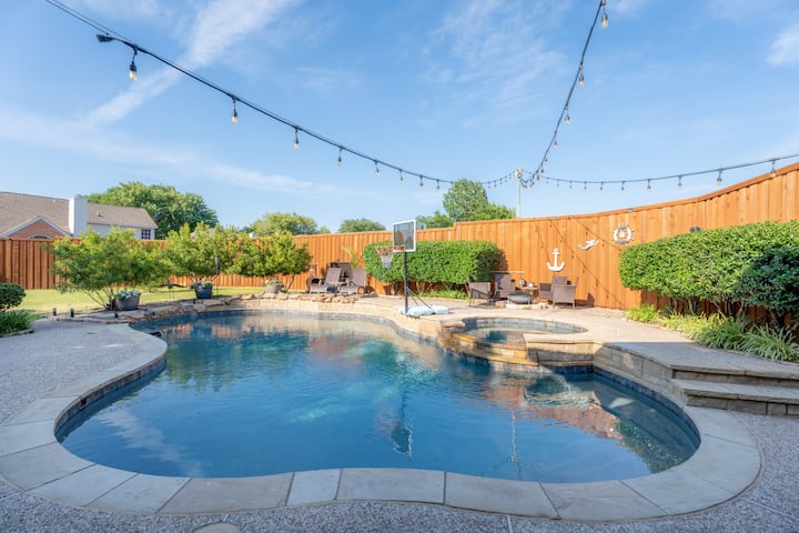 Luxury Oasis-great Location-pool/heated Spa/9 Beds - Frisco, TX