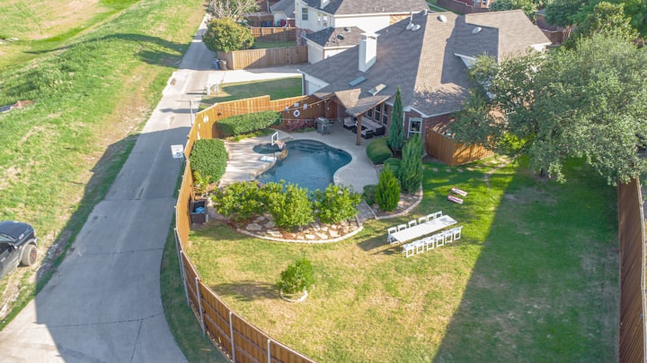Luxury Oasis-great Location-heated Spa&pool/9 Beds - Frisco, TX