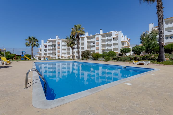 Espaçoso Apartamento T2 Com Piscina 
Onda Verde - Albufeira