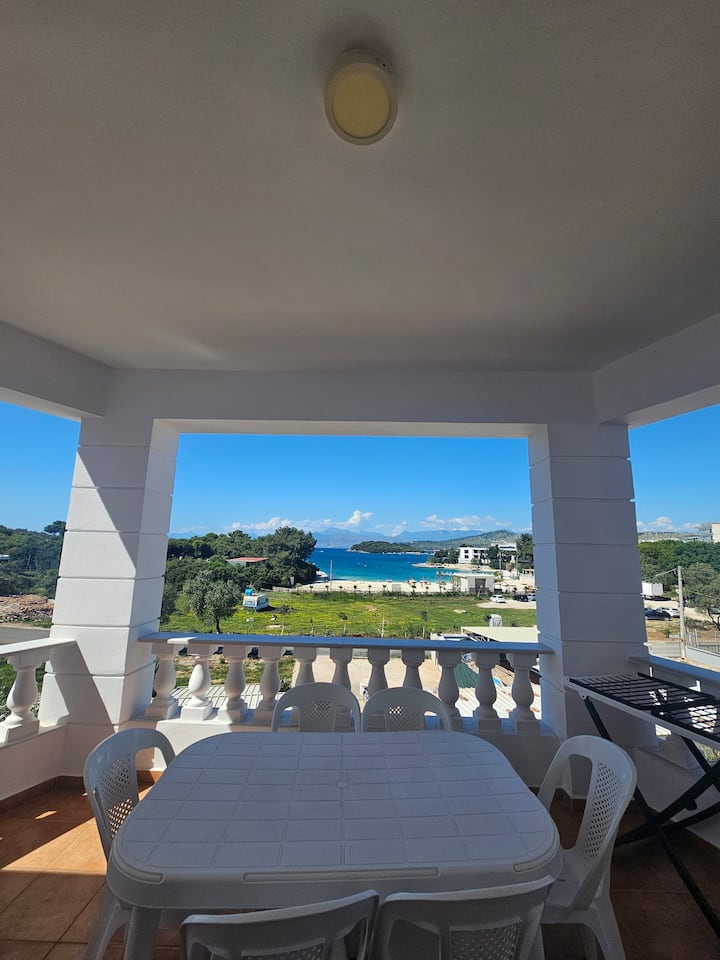 Large Modern Apartment - Ksamil