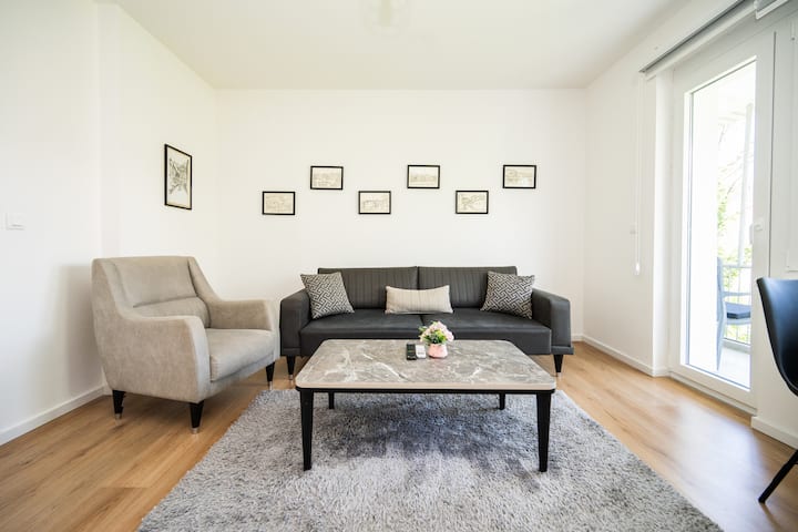 Bright 2bdr Apartment With Balcony - Sarajevo