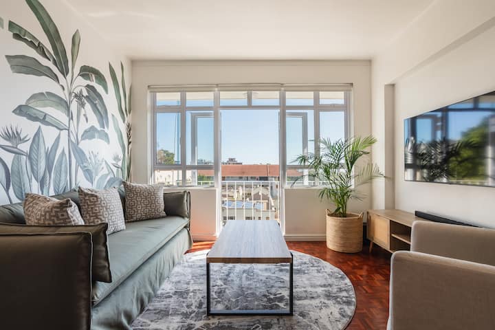 Stadium Views | Green Point 1 Bed With Parking - Kapstadt
