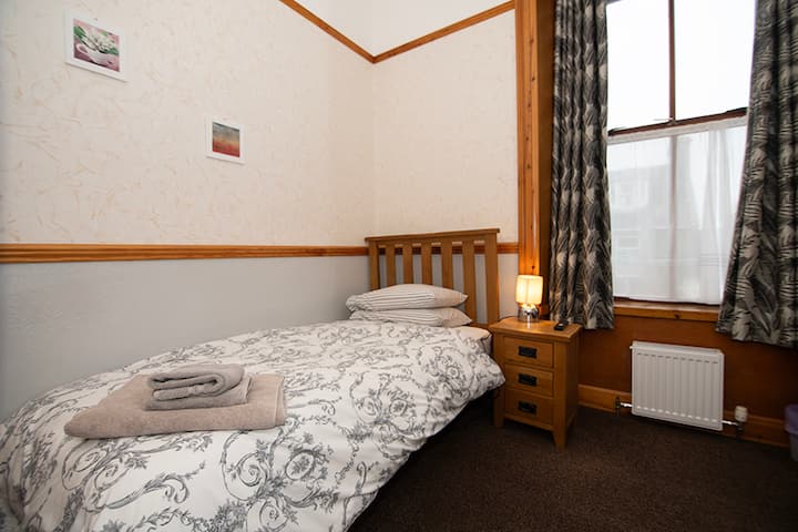 Alder Lodge Guest House Room 5 - Lerwick