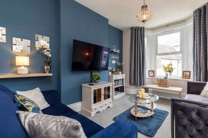 Lion House - Designer 4 Bed Urban Oasis Townhouse - 호셤