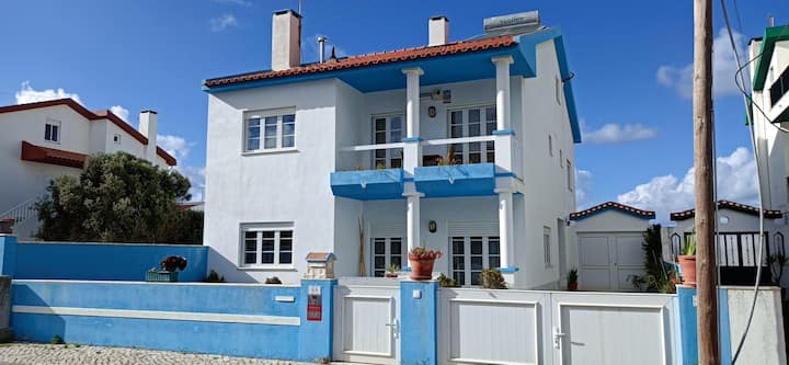 Dorms & Doubles Guest House Peniche - Peniche