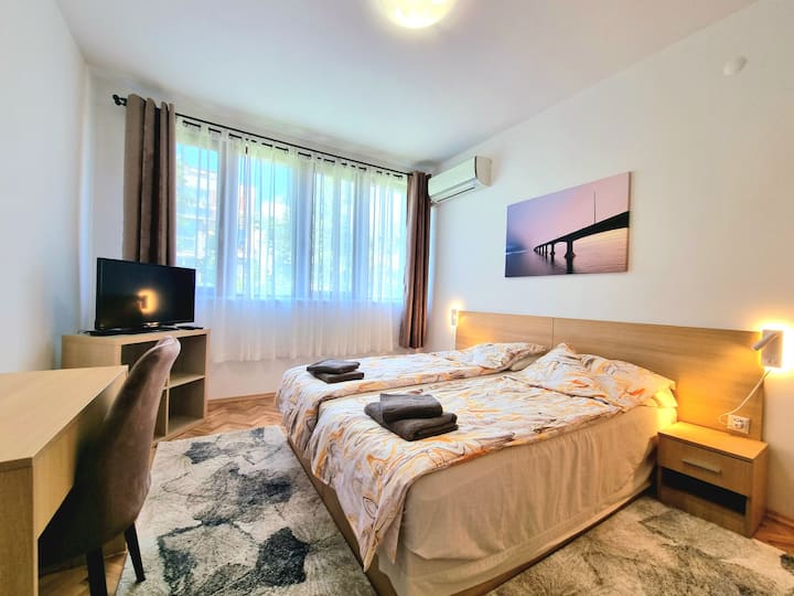 Comfortable Family Apt & Parking - Bourgas