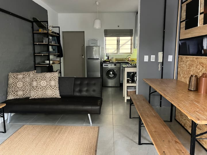 Modern Rosebank Garden Apartment - Johannesburg