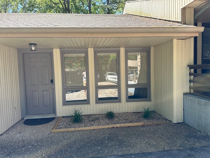 The Weekender! - Bella Vista, AR