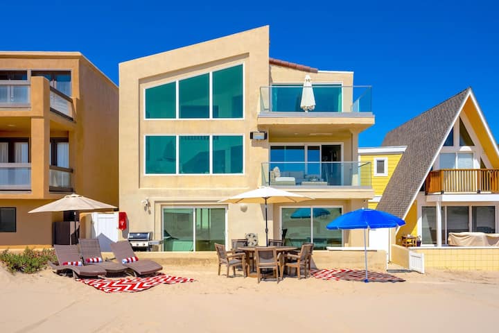 Beachfront Villa W/ Direct Beach Access + Elevator - Port Hueneme, CA