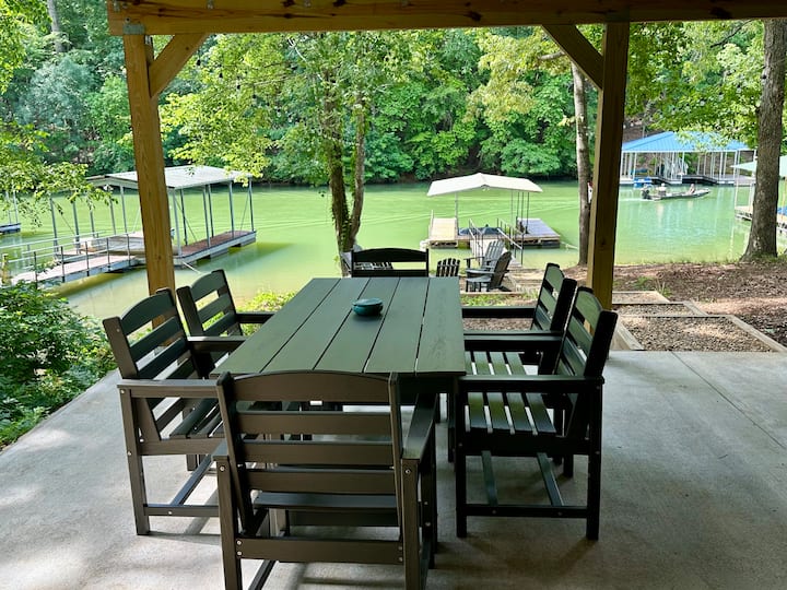 Sweet Tea Retreats-unsweetened B - Seneca, SC