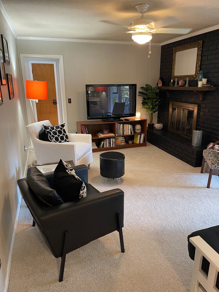 The Betty | Peaceful Athens Retreat Near Uga - Athens, GA