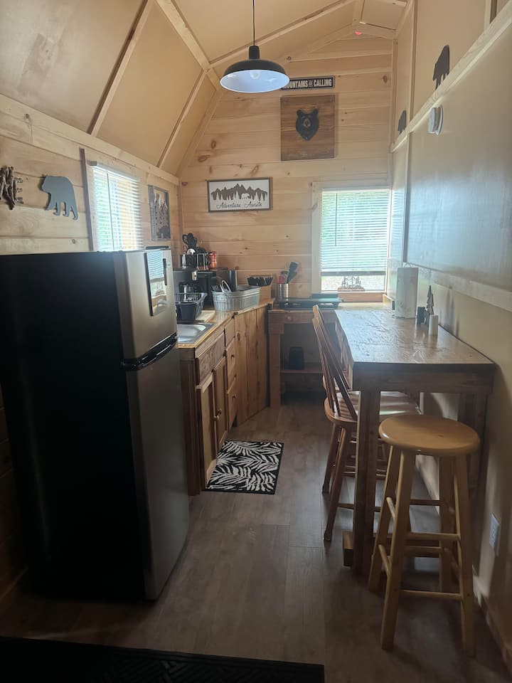 Well-equipped Efficiency Cabin W/ Sleeping Loft - Brush Creek Falls, Freeman