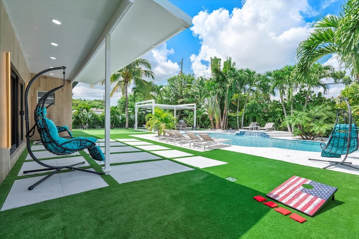 Villa 1000 Palms Golf Pool - North Miami, FL