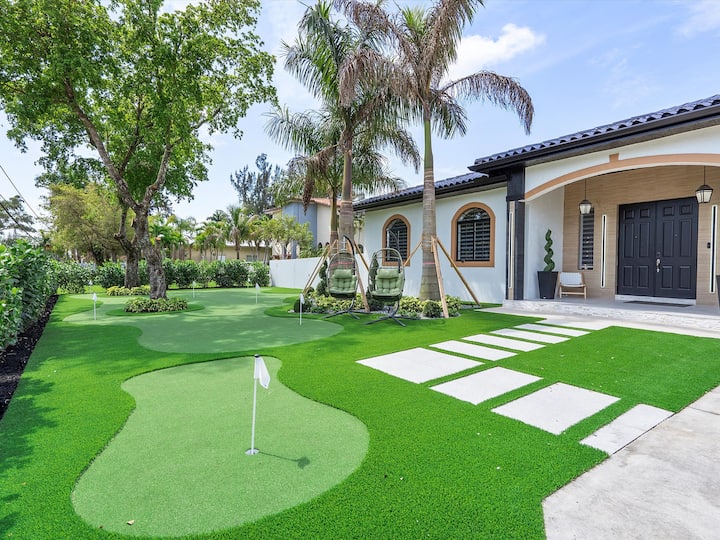 Villaart Pool Golf Volleyball - North Miami Beach, FL
