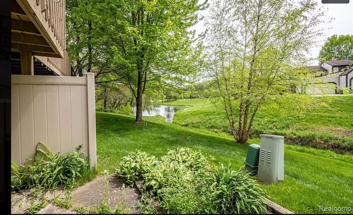 Room Near Downtown Northville - Novi, MI