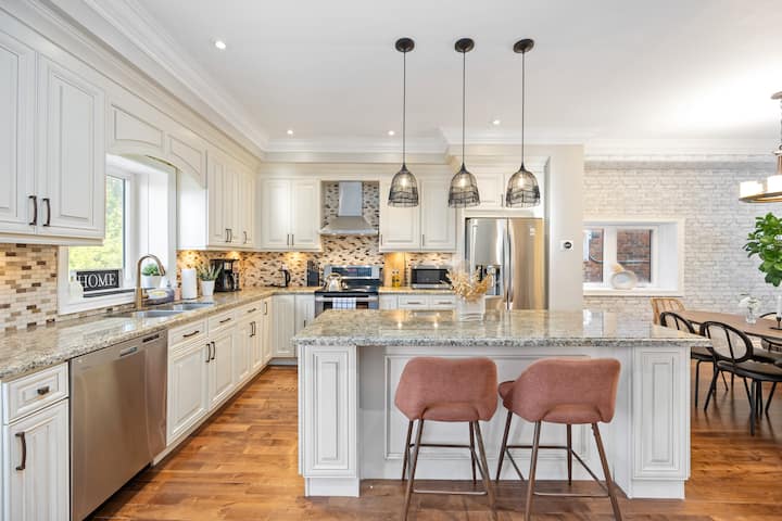 Luxury 5br | 4 Bath | 10 Min To Dt | Free Parking - Toronto