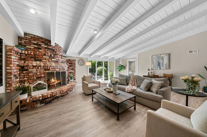 2500sf Family Home|fish Pond |Hidden Paradise - La Verne, CA