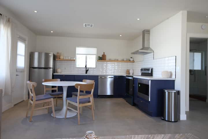 Large 1 Bed Downtown Joshua Tree - Joshua Tree, CA