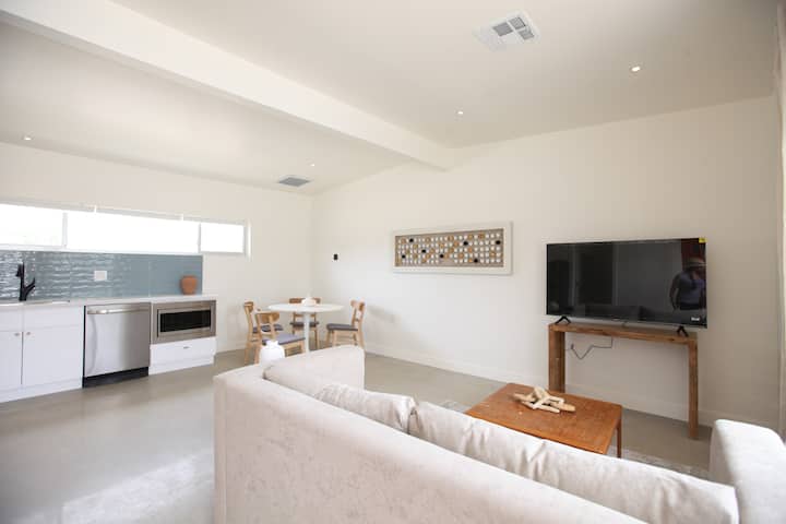 1 Bed Dual Shower In Downtown Jt - Joshua Tree, CA