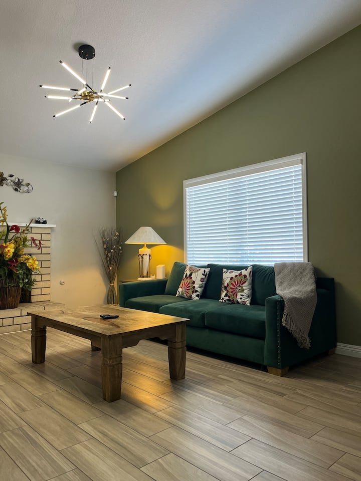 #28 Near Strip/china Cozy  Vegas Home! - 