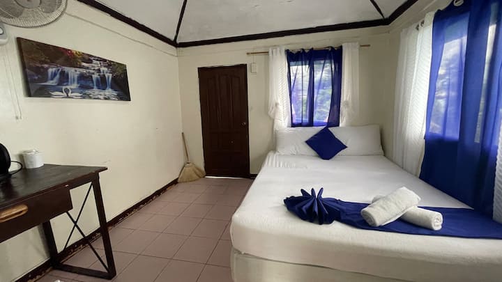 Mountain Room For 2 With View & Wi-fi - Fan Room - Balamban