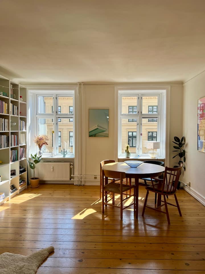 Charming Apartment With Private Balcony - Copenhagen