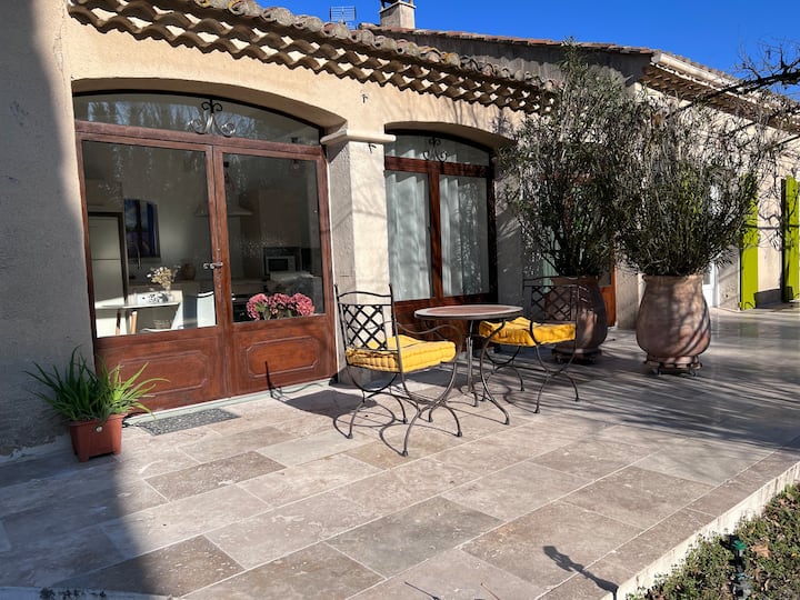 Á La Campagne Charmant Logement - Saint-Rémy-de-Provence