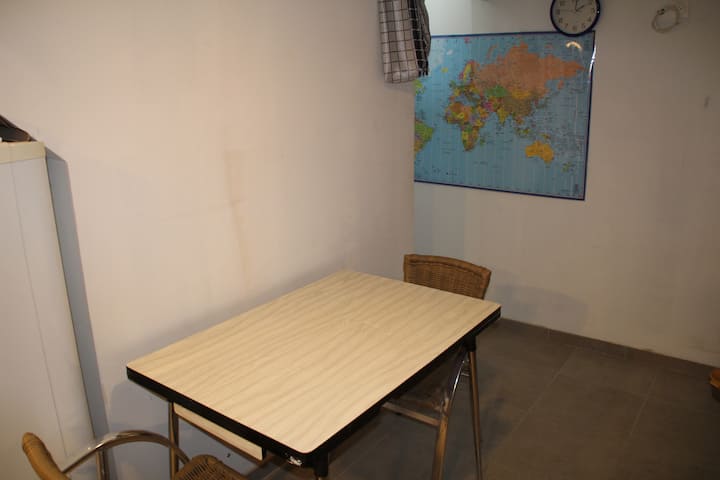 Chambre  Lit De 160 éLectrique
Minimum 2 Nuits - Le Mans