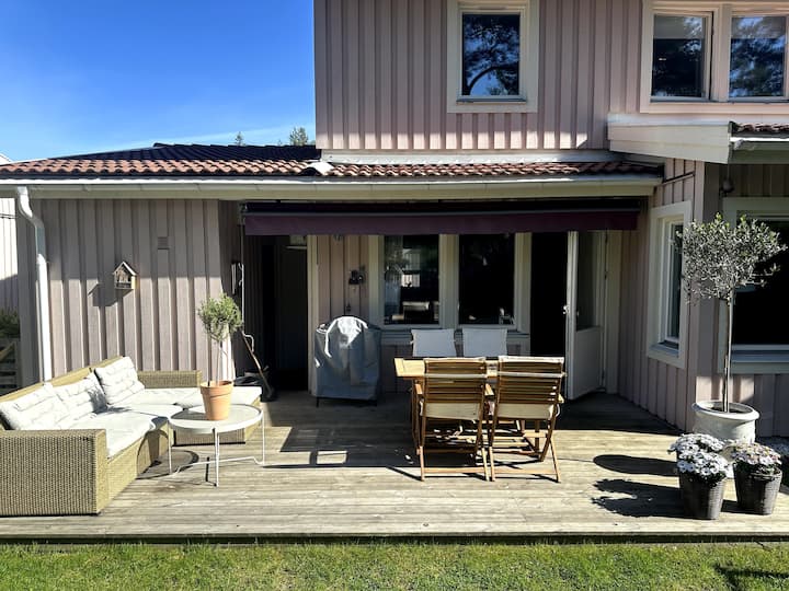 Hus På 114 Kvm I Danderyd - Stockholm