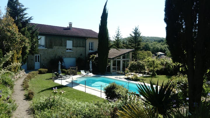 Maison Famille
260 M2 4 Ch 2sb
Piscine Jacuzzi - Bourgoin-Jallieu