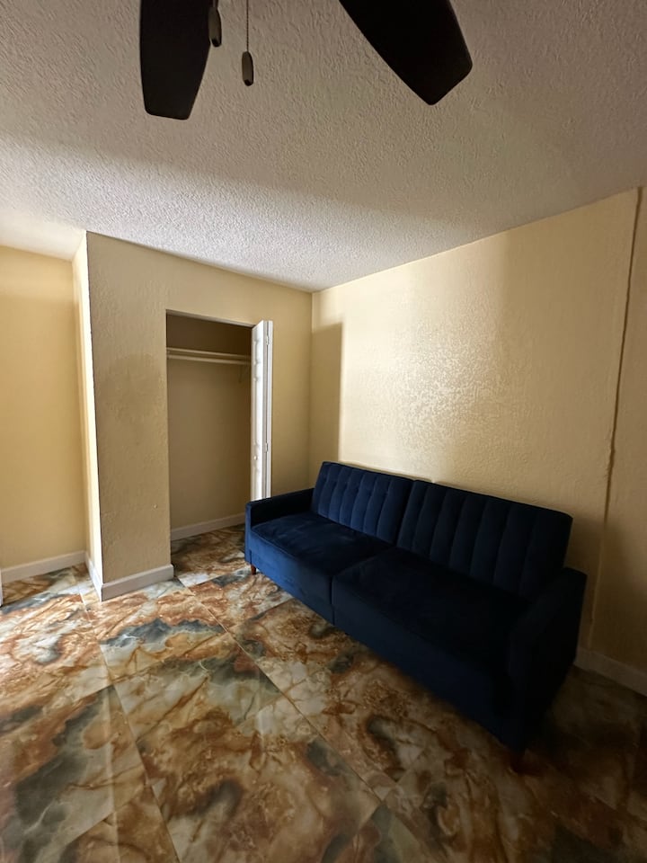 Lake View &
Private Entrance - Miramar, FL