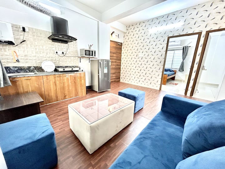 Unique 2bhk Apt Near Itc Royal Bengal, Em Bypass - Kolkata