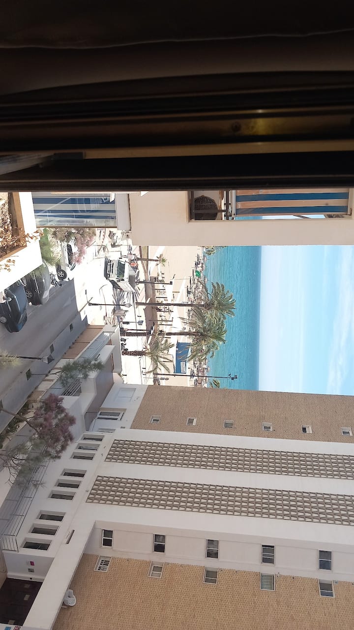 Apartamento En 1 Linea De Playa. - Fuengirola