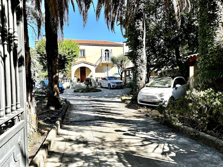 Jolie Chambre - Les Oeillets - Mougins