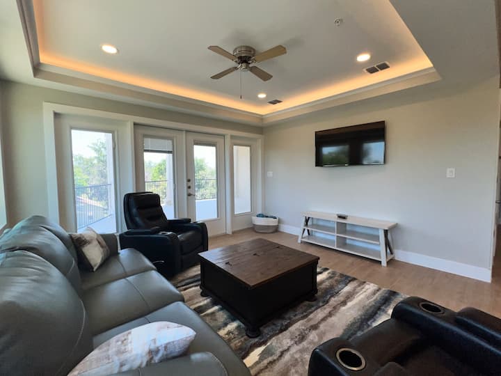 Uptown Riverfront Condos #303 - New Braunfels, TX
