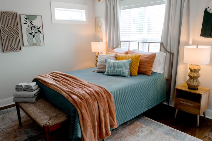 The Lookout, By Lori In Downtown (88 Promontory) - Clarksville, TN