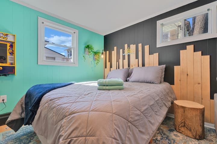 Clean Micro-suite With Kitchenette - Saco, ME