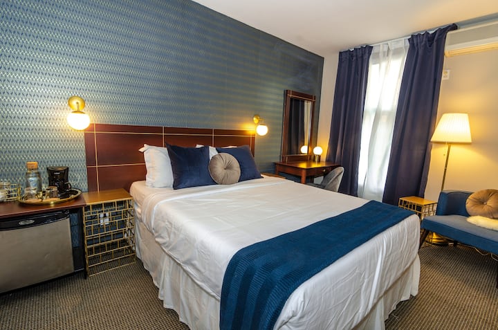 Cute Room W Balcony Next 2 Metro - Montreal