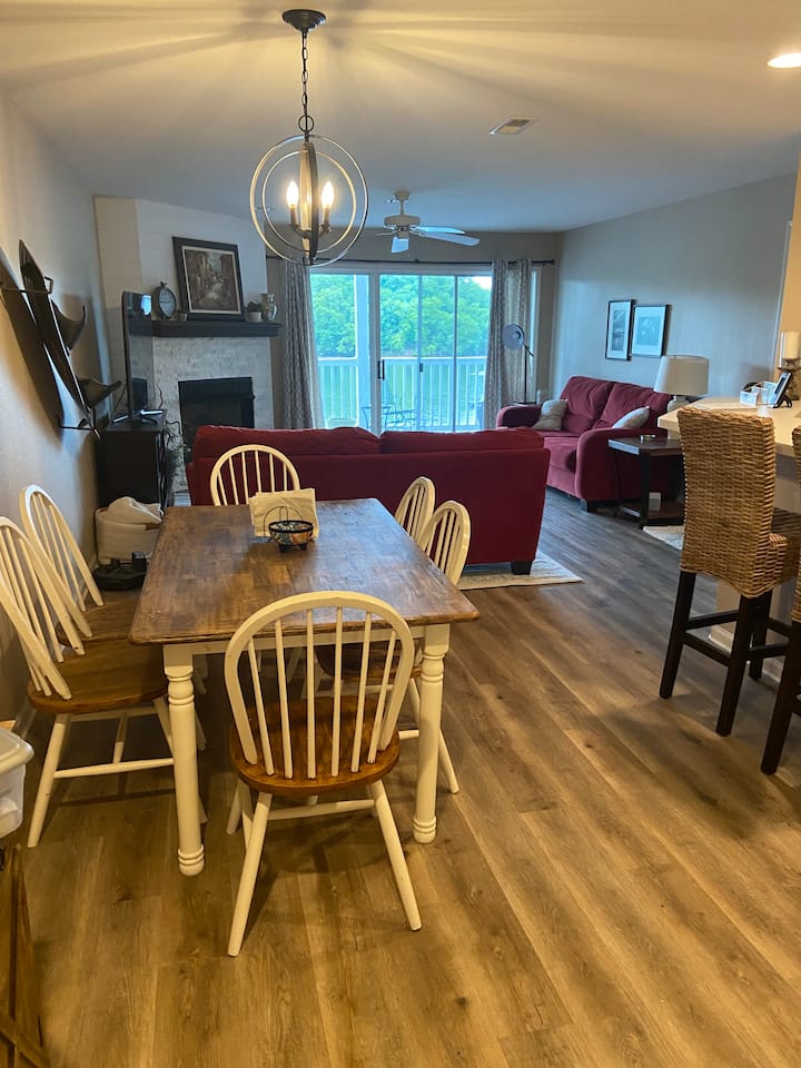 Lakefront Condo At Parkview Bay - 3br/2ba - Lake of the Ozarks State Park, Kaiser