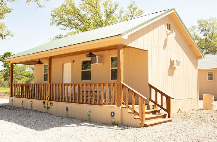 Parker Cabins Two Bedroom - キャンプ, TX